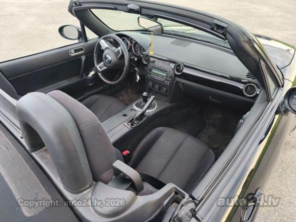 Melns Mazda MX-5 2007 Tallina, ar dzinēja tilpumu 2.00 L un nobraukumu 251 tūkst. km par 8500 €, foto 3 vietnē AUTOMOTO.COM.LV