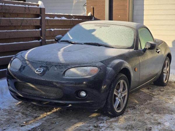 Melns Mazda MX-5 2008 Viļņa, ar dzinēja tilpumu 1.80 L un nobraukumu 147 tūkst. km par 3850 €, foto 1 vietnē AUTOMOTO.COM.LV