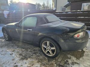 Black Mazda MX-5 2008 in Vilnius, with an engine capacity of 1.80 L and mileage of 147 thousand km for 3850 €, photo 3 on AUTOMOTO.COM.LV