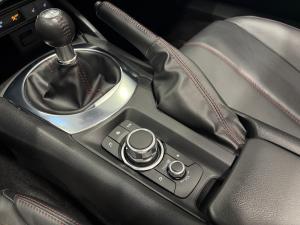 Blue Mazda MX-5 2017 in Riga, with an engine capacity of 1.50 L and mileage of 12 thousand km for 22990 €, photo 8 on AUTOMOTO.COM.LV