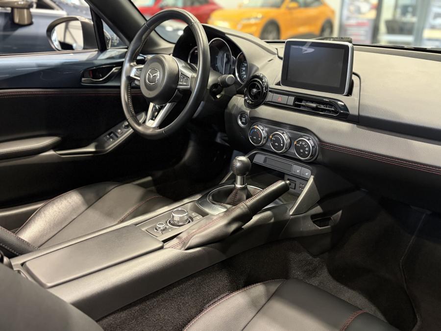 Blue Mazda MX-5 2017 in Riga, with an engine capacity of 1.50 L and mileage of 12 thousand km for 22990 €, photo 14 on AUTOMOTO.COM.LV