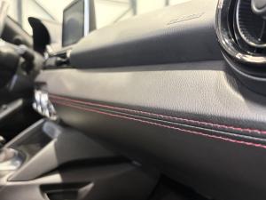 Blue Mazda MX-5 2017 in Riga, with an engine capacity of 1.50 L and mileage of 12 thousand km for 22990 €, photo 16 on AUTOMOTO.COM.LV