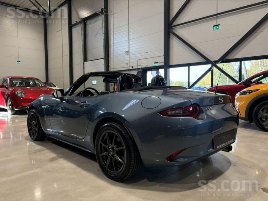 Blue Mazda MX-5 2017 in Riga, with an engine capacity of 1.50 L and mileage of 12 thousand km for 22990 €, photo 4 on AUTOMOTO.COM.LV