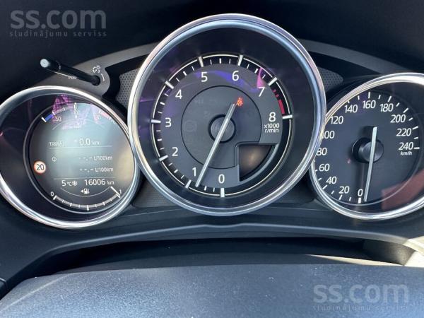 Brown Mazda MX-5 2023 in Riga, with an engine capacity of 2.00 L and mileage of 16 thousand km for 31900 €, photo 7 on AUTOMOTO.COM.LV