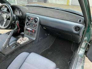Mazda MX-5 1994 in Vilnius, with an engine capacity of 1.80 L and mileage of 230 thousand km for 7200 €, photo 12 on AUTOMOTO.COM.LV
