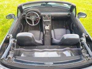 Mazda MX-5 1994 in Vilnius, with an engine capacity of 1.80 L and mileage of 230 thousand km for 7200 €, photo 19 on AUTOMOTO.COM.LV