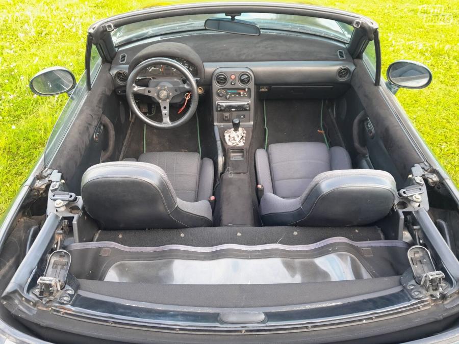 Mazda MX-5 1994 in Vilnius, with an engine capacity of 1.80 L and mileage of 230 thousand km for 7200 €, photo 19 on AUTOMOTO.COM.LV