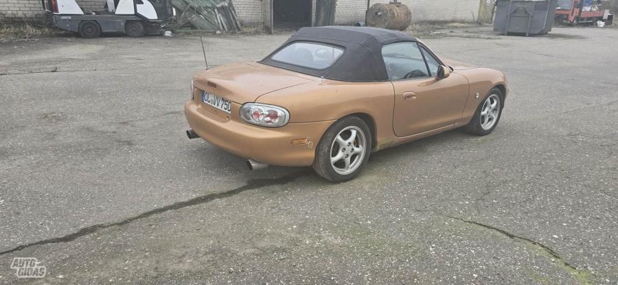 Mazda MX-5 1998 Viļņa, ar dzinēja tilpumu 1.80 L un nobraukumu 249 tūkst. km par 2600 €, foto 7 vietnē AUTOMOTO.COM.LV