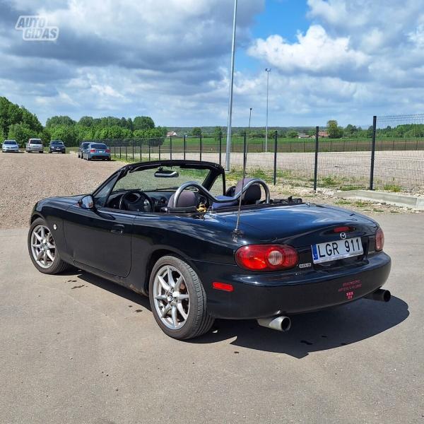 Мазда МХ-5 1998 в Вильнюс на AUTOMOTO.COM.LV Мазда МХ-5 1998 в Вильнюс, объемом двигателя 1.80 л и пробегом 180 тыс. км за 4500 €, фото 1 на AUTOMOTO.COM.LV