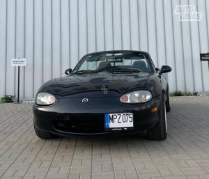 Mazda MX-5 2000 Viļņa, ar dzinēja tilpumu 1.80 L un nobraukumu 169 tūkst. km par 6000 €, foto  vietnē AUTOMOTO.COM.LV
