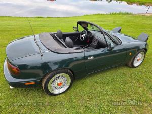 Zaļš Mazda MX-5 1994 Tallina, ar dzinēja tilpumu 1.80 L un nobraukumu 183 tūkst. km par 15000 €, foto 6 vietnē AUTOMOTO.COM.LV