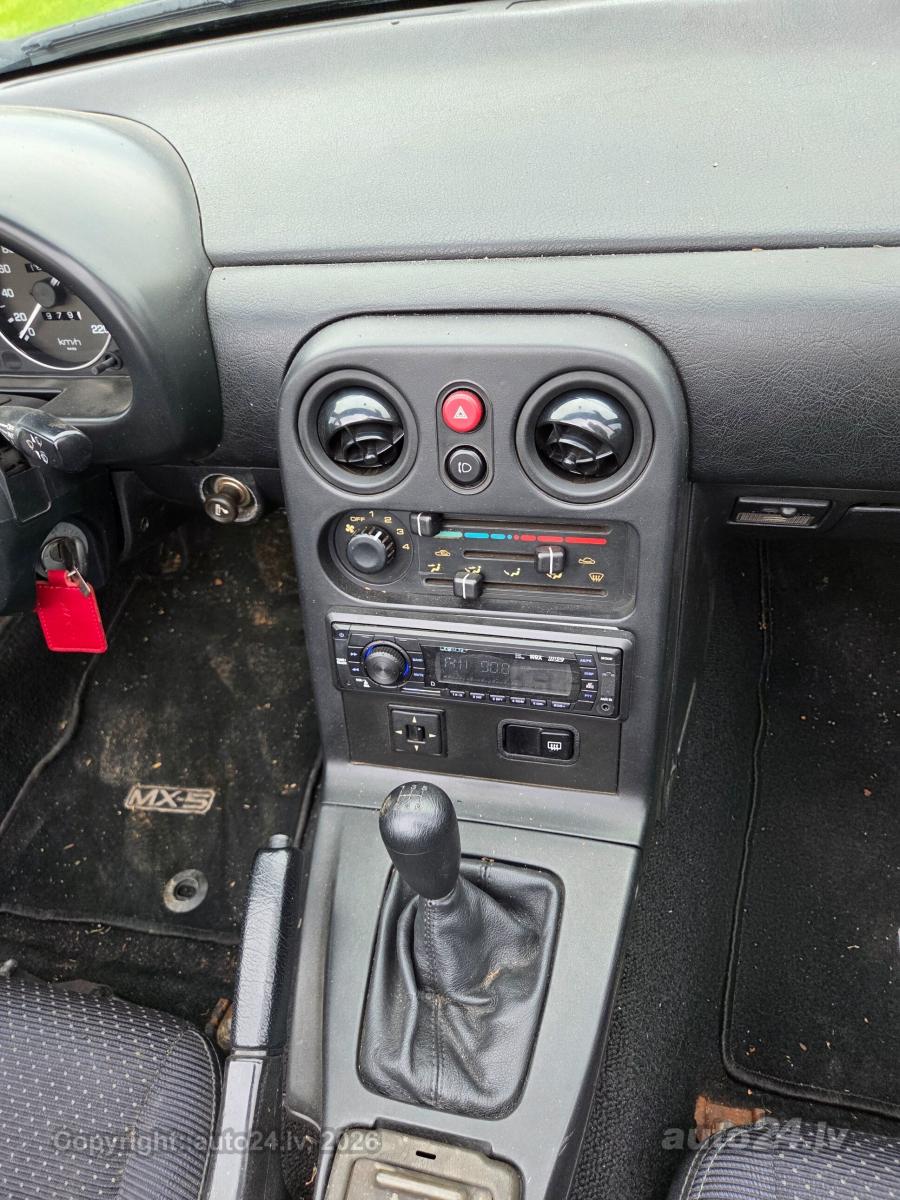 Zaļš Mazda MX-5 1994 Tallina, ar dzinēja tilpumu 1.80 L un nobraukumu 183 tūkst. km par 15000 €, foto 7 vietnē AUTOMOTO.COM.LV