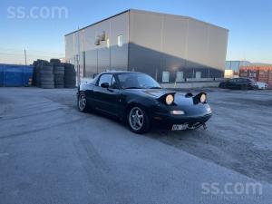 Zaļš Mazda MX-5 1994 Rīga, ar dzinēja tilpumu 1.80 L un nobraukumu 230 tūkst. km par 5000 €, foto 4 vietnē AUTOMOTO.COM.LV
