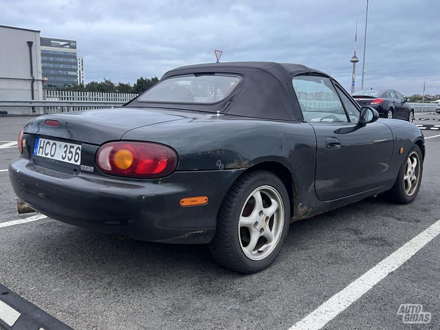 Green Mazda MX-5 1999 in Vilnius, with an engine capacity of 1.60 L and mileage of 203 thousand km for 1700 €, photo 3 on AUTOMOTO.COM.LV