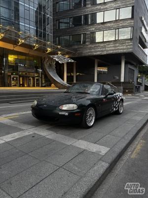 Zaļš Mazda MX-5 1999 Viļņa, ar dzinēja tilpumu 1.60 L un nobraukumu 180 tūkst. km par 3200 €, foto  vietnē AUTOMOTO.COM.LV