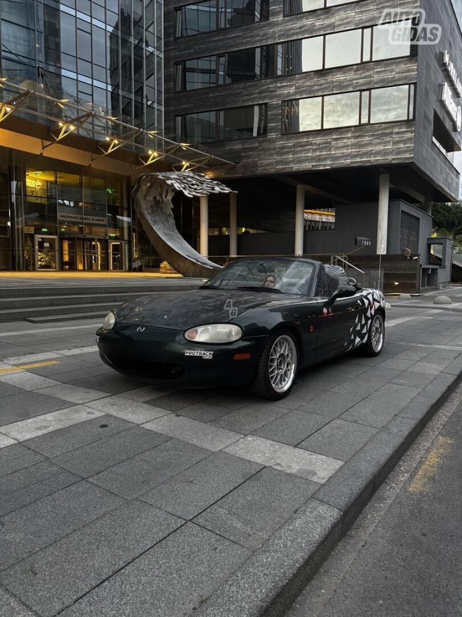 Zaļš Mazda MX-5 1999 Viļņa, ar dzinēja tilpumu 1.60 L un nobraukumu 180 tūkst. km par 3200 €, foto 3 vietnē AUTOMOTO.COM.LV