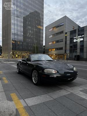 Zaļš Mazda MX-5 1999 Viļņa, ar dzinēja tilpumu 1.60 L un nobraukumu 180 tūkst. km par 3200 €, foto 5 vietnē AUTOMOTO.COM.LV