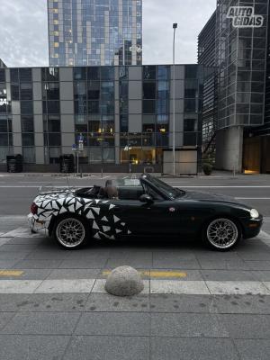 Zaļš Mazda MX-5 1999 Viļņa, ar dzinēja tilpumu 1.60 L un nobraukumu 180 tūkst. km par 3200 €, foto 6 vietnē AUTOMOTO.COM.LV