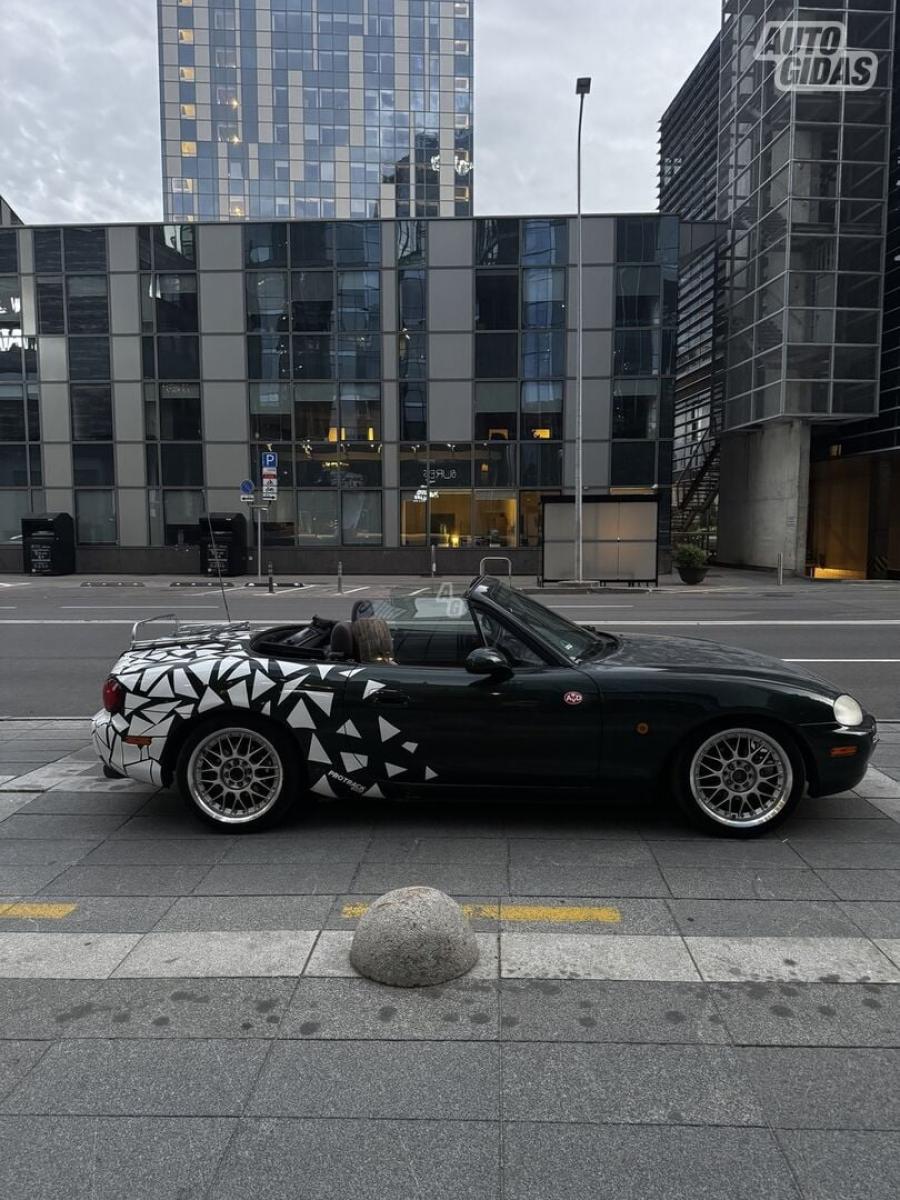 Zaļš Mazda MX-5 1999 Viļņa, ar dzinēja tilpumu 1.60 L un nobraukumu 180 tūkst. km par 3200 €, foto 6 vietnē AUTOMOTO.COM.LV