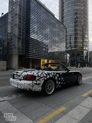 Zaļš Mazda MX-5 1999 Viļņa, ar dzinēja tilpumu 1.60 L un nobraukumu 180 tūkst. km par 3200 €, foto 7 vietnē AUTOMOTO.COM.LV