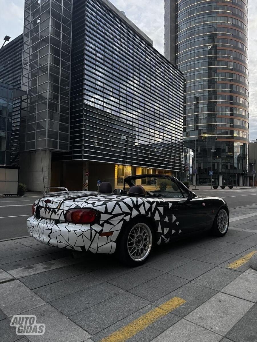 Zaļš Mazda MX-5 1999 Viļņa, ar dzinēja tilpumu 1.60 L un nobraukumu 180 tūkst. km par 3200 €, foto 7 vietnē AUTOMOTO.COM.LV