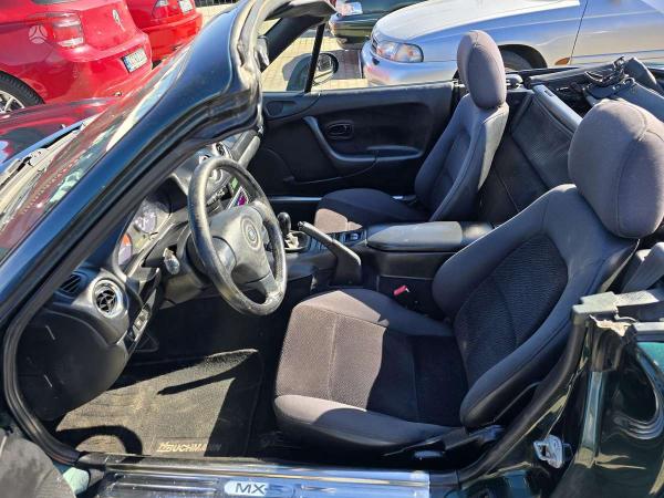 Zaļš Mazda MX-5 1999 Marijampole, ar dzinēja tilpumu 1.60 L un nobraukumu 230 tūkst. km par 3700 €, foto 10 vietnē AUTOMOTO.COM.LV