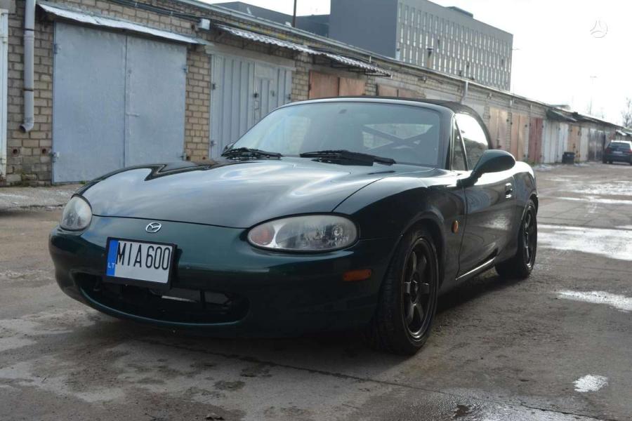 Green Mazda MX-5 2000 in Kaunas, with an engine capacity of 1.60 L and mileage of 155 thousand km for 4800 €, photo 2 on AUTOMOTO.COM.LV