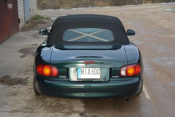 Green Mazda MX-5 2000 in Kaunas, with an engine capacity of 1.60 L and mileage of 155 thousand km for 4800 €, photo 4 on AUTOMOTO.COM.LV