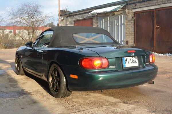 Green Mazda MX-5 2000 in Kaunas, with an engine capacity of 1.60 L and mileage of 155 thousand km for 4800 €, photo 5 on AUTOMOTO.COM.LV