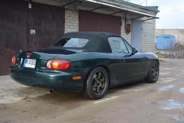 Green Mazda MX-5 2000 in Kaunas, with an engine capacity of 1.60 L and mileage of 155 thousand km for 4800 €, photo 6 on AUTOMOTO.COM.LV