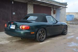 Green Mazda MX-5 2000 in Kaunas, with an engine capacity of 1.60 L and mileage of 155 thousand km for 4800 €, photo 6 on AUTOMOTO.COM.LV