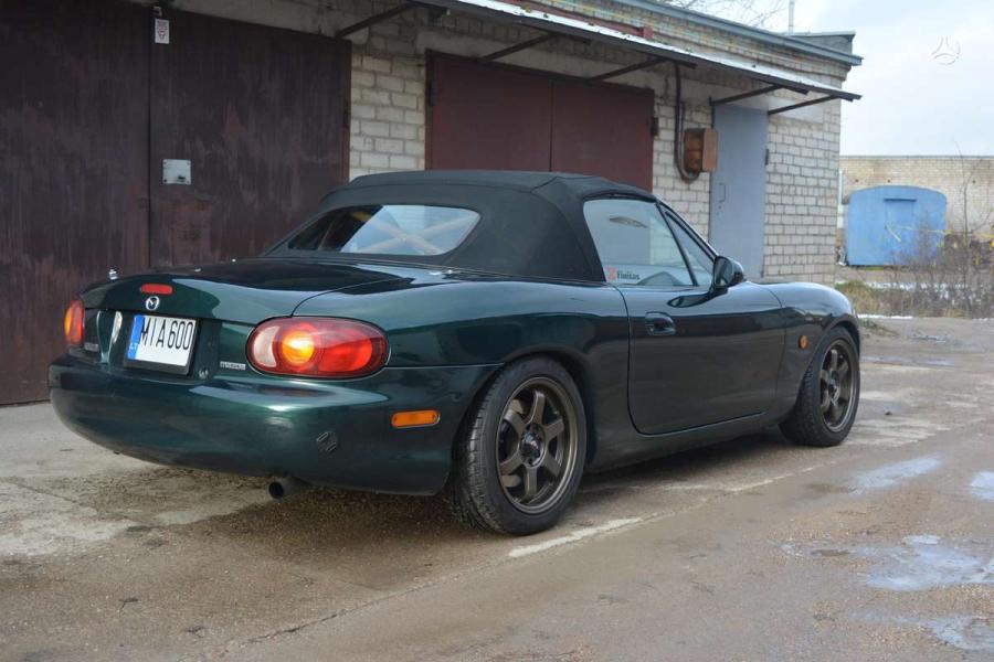 Green Mazda MX-5 2000 in Kaunas, with an engine capacity of 1.60 L and mileage of 155 thousand km for 4800 €, photo 6 on AUTOMOTO.COM.LV