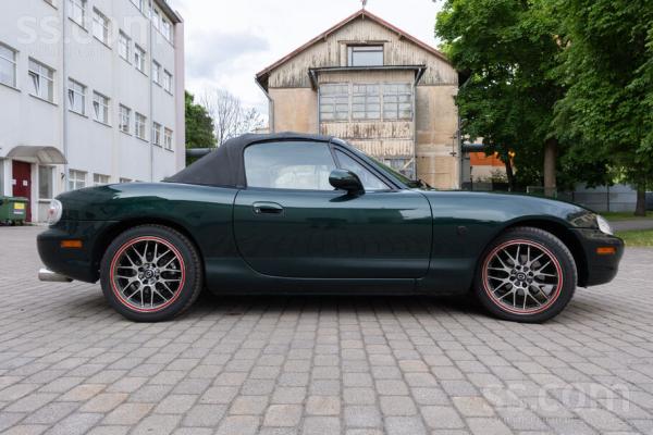 Green Mazda MX-5 2000 in Riga, with an engine capacity of 1.80 L and mileage of 173 thousand km for 7500 €, photo 4 on AUTOMOTO.COM.LV