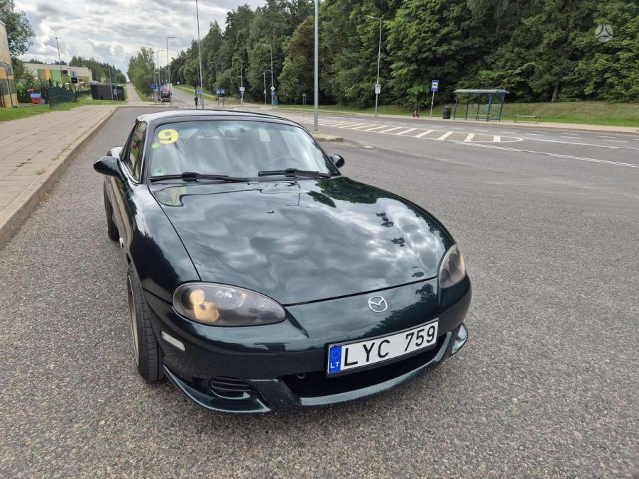 Green Mazda MX-5 2000 in Vilnius, with an engine capacity of 1.84 L and mileage of 216 thousand km for 5500 €, photo 1 on AUTOMOTO.COM.LV