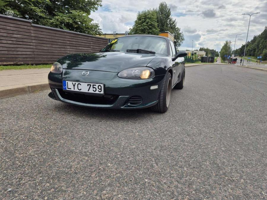 Green Mazda MX-5 2000 in Vilnius, with an engine capacity of 1.84 L and mileage of 216 thousand km for 5500 €, photo 4 on AUTOMOTO.COM.LV