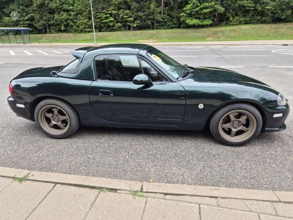Zaļš Mazda MX-5 2000 Viļņa, ar dzinēja tilpumu 1.84 L un nobraukumu 216 tūkst. km par 5500 €, foto 4 vietnē AUTOMOTO.COM.LV