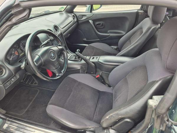 Zaļš Mazda MX-5 2000 Viļņa, ar dzinēja tilpumu 1.84 L un nobraukumu 216 tūkst. km par 5500 €, foto 9 vietnē AUTOMOTO.COM.LV