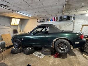 Green Mazda MX-5 2000 in Vilnius, with an engine capacity of 1.60 L and mileage of 151 thousand km for 2500 €, photo  on AUTOMOTO.COM.LV