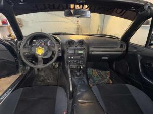 Green Mazda MX-5 2000 in Vilnius, with an engine capacity of 1.60 L and mileage of 151 thousand km for 2500 €, photo 9 on AUTOMOTO.COM.LV