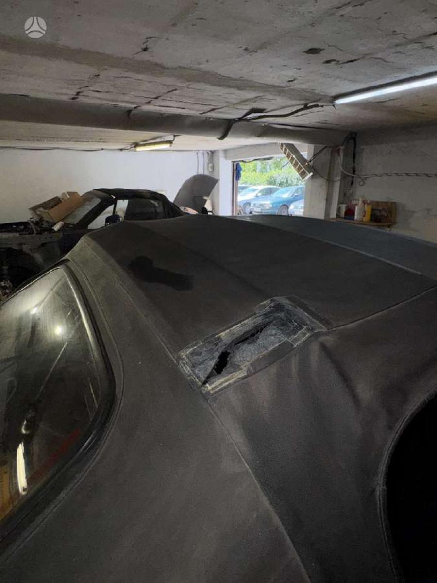 Green Mazda MX-5 2000 in Vilnius, with an engine capacity of 1.60 L and mileage of 151 thousand km for 2500 €, photo 11 on AUTOMOTO.COM.LV