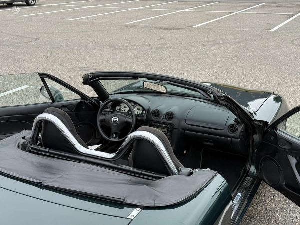 Zaļš Mazda MX-5 2002 Viļņa, ar dzinēja tilpumu 1.84 L un nobraukumu 144 tūkst. km par 5800 €, foto 10 vietnē AUTOMOTO.COM.LV