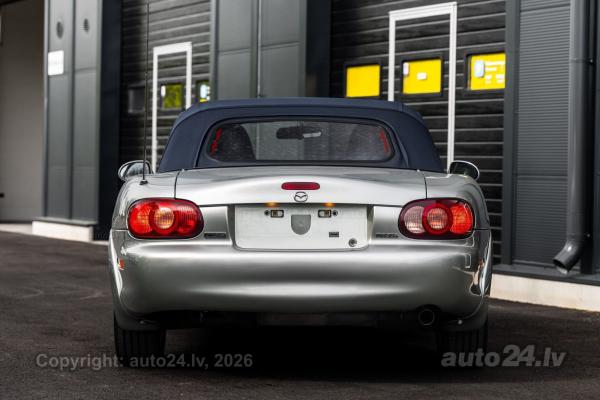 Grey Mazda MX-5 2003 in Tallinn, with an engine capacity of 1.60 L and mileage of 158 thousand km for 6790 €, photo 5 on AUTOMOTO.COM.LV