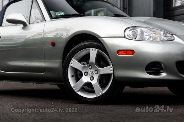 Grey Mazda MX-5 2003 in Tallinn, with an engine capacity of 1.60 L and mileage of 158 thousand km for 6790 €, photo 8 on AUTOMOTO.COM.LV