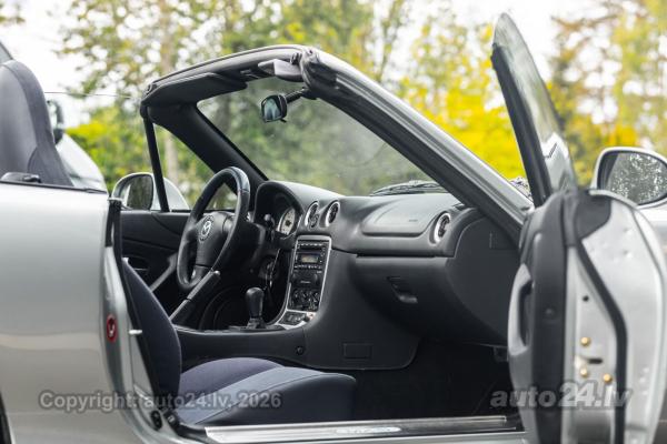 Grey Mazda MX-5 2003 in Tallinn, with an engine capacity of 1.60 L and mileage of 158 thousand km for 6790 €, photo 10 on AUTOMOTO.COM.LV