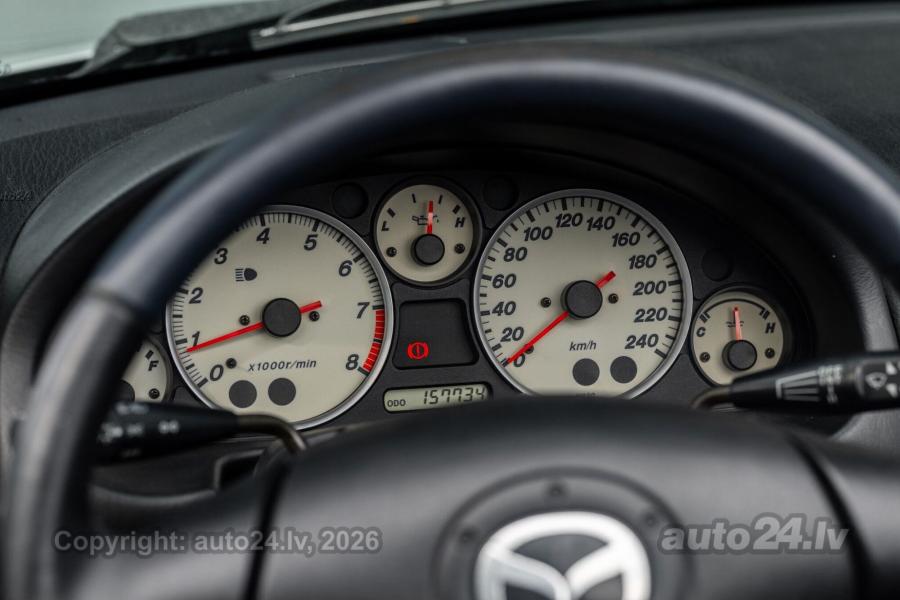 Pelēks Mazda MX-5 2003 Tallina, ar dzinēja tilpumu 1.60 L un nobraukumu 158 tūkst. km par 6790 €, foto 17 vietnē AUTOMOTO.COM.LV