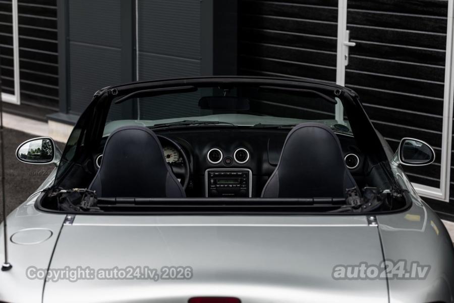 Pelēks Mazda MX-5 2003 Tallina, ar dzinēja tilpumu 1.60 L un nobraukumu 158 tūkst. km par 6790 €, foto 20 vietnē AUTOMOTO.COM.LV