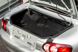 Pelēks Mazda MX-5 2003 Tallina, ar dzinēja tilpumu 1.60 L un nobraukumu 158 tūkst. km par 6790 €, foto 22 vietnē AUTOMOTO.COM.LV