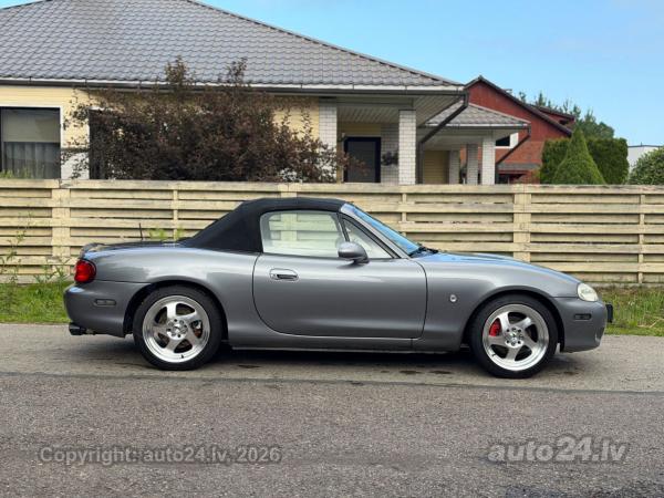 Pelēks Mazda MX-5 2004 Tallina, ar dzinēja tilpumu 1.60 L un nobraukumu 150 tūkst. km par 10500 €, foto 3 vietnē AUTOMOTO.COM.LV