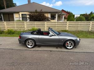 Pelēks Mazda MX-5 2004 Tallina, ar dzinēja tilpumu 1.60 L un nobraukumu 150 tūkst. km par 10500 €, foto 5 vietnē AUTOMOTO.COM.LV