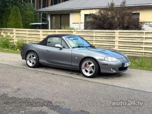 Pelēks Mazda MX-5 2004 Tallina, ar dzinēja tilpumu 1.60 L un nobraukumu 150 tūkst. km par 10500 €, foto 6 vietnē AUTOMOTO.COM.LV